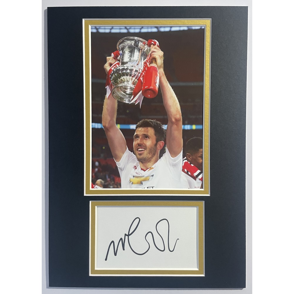 Michael Carrick Signed Autograph A4 photo display Manchester United ...